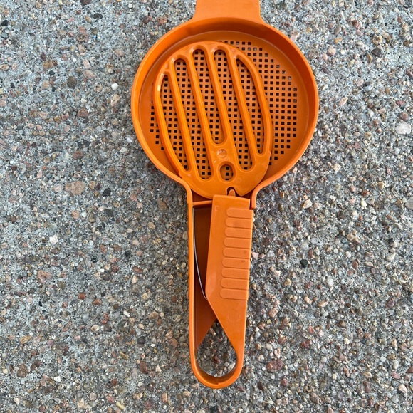 Tupperware | Kitchen | Vintage Tupperware Orange Siftit Sifter Flour ...